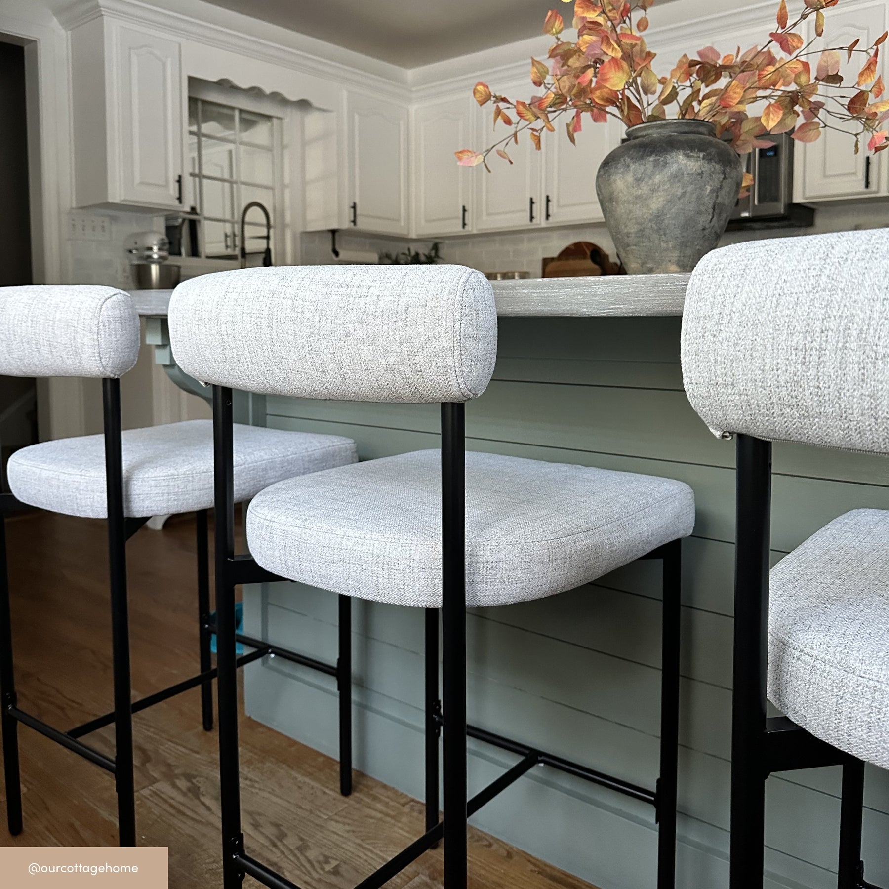 Dahlia With Gray Rounded Back Cushioned Bar Stool | Nathan James